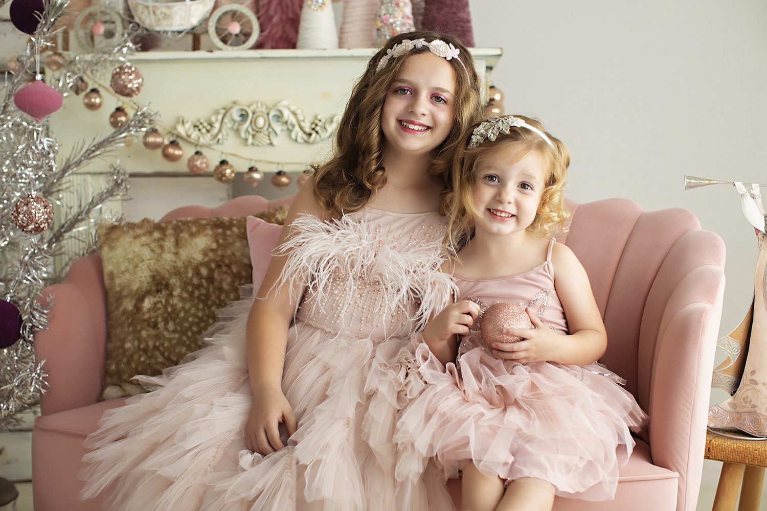 Stella + Chloe - Pink Christmas Minis 2023 | Tara Swain Photography, LLC